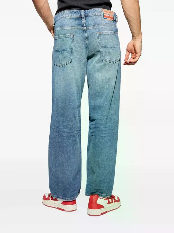 DIESEL® 2001 D-macro Jeans