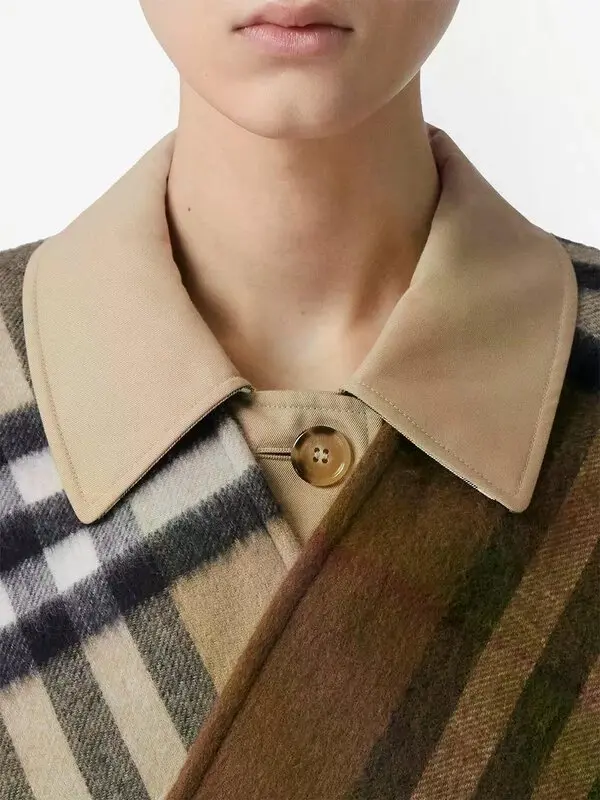 Burberry Contrast Check Fringed Cape