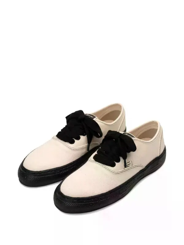 GENERAL SCALE. Kiefer Canvas Low-top Sneakers