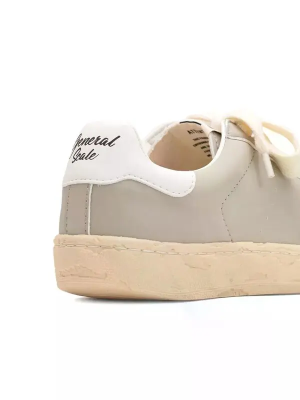 GENERAL SCALE. Murray Low-top Sneakers - Grey