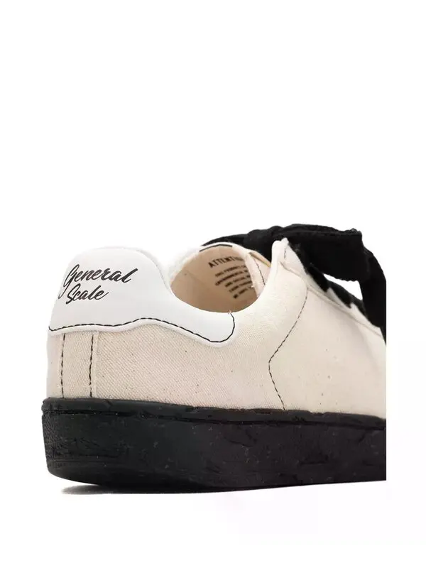 GENERAL SCALE. Canvas Low-top Sneakers