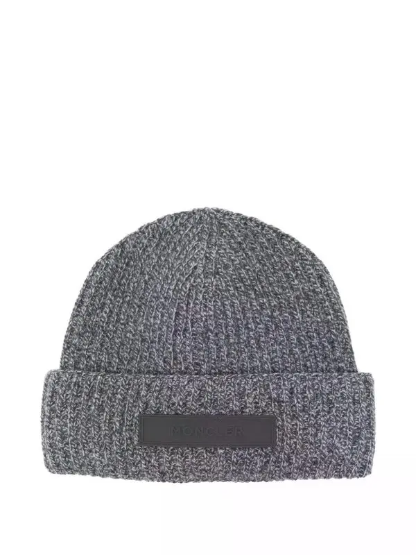 Moncler Ribbed Logo-plaque Beanie Hat - Grey