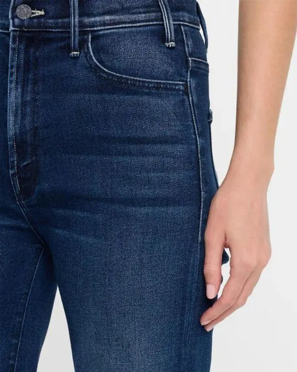 MOTHER The Hustler Roller Sneak Jeans - Dkblue