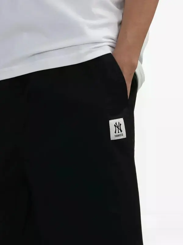 New Era Logo-patch Shorts - Black