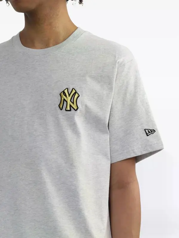 New Era Embroidered-logo T-shirt