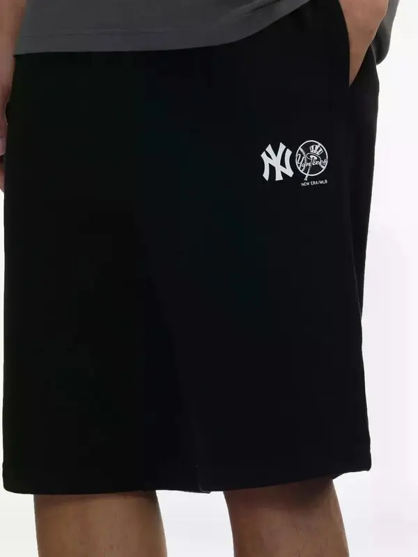 New Era Logo-patch Shorts - Black