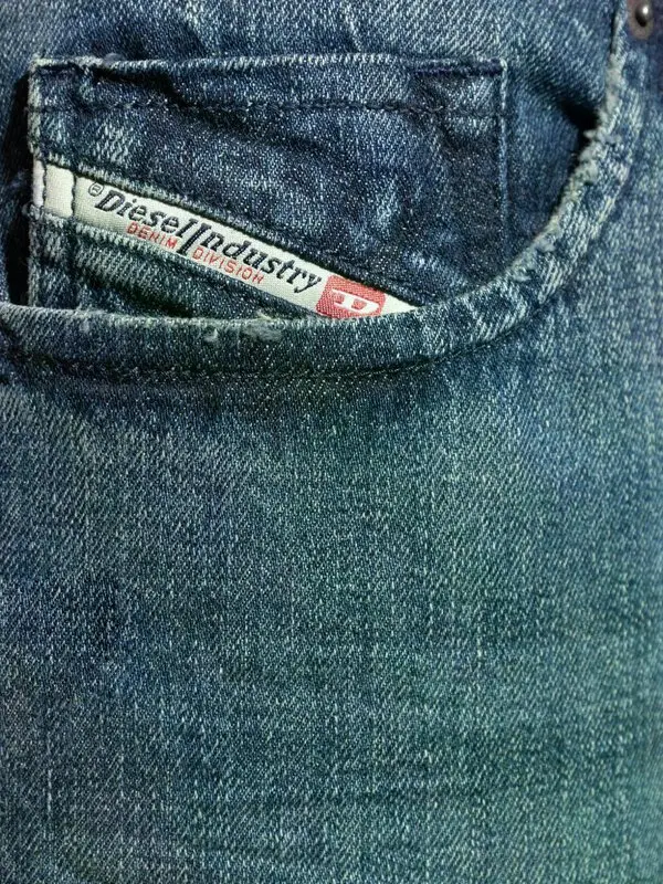 DIESEL® 1985 Larkee Jeans