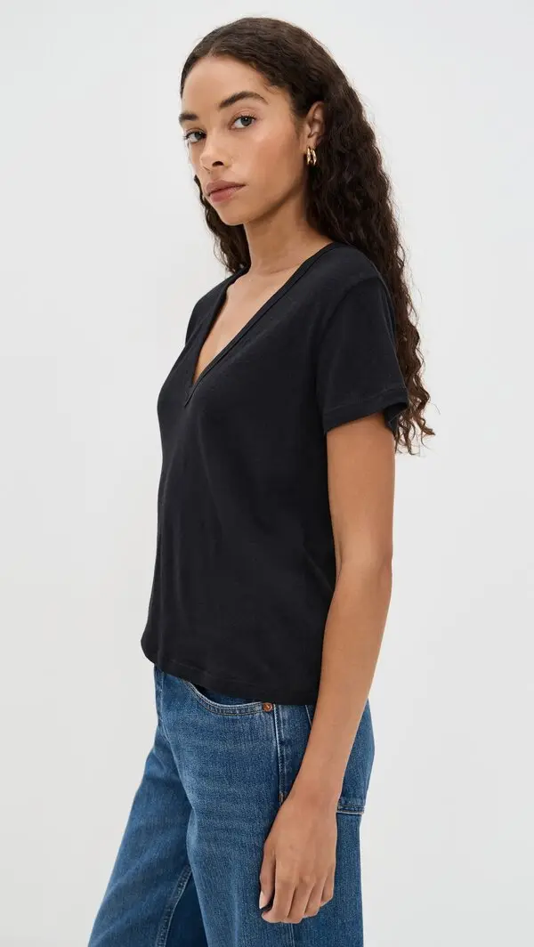 LESET Laura V-neck Tee - Black