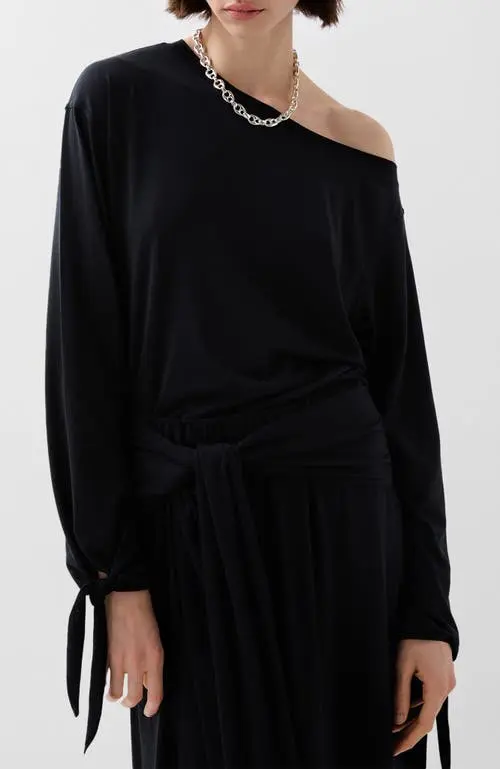 SCALPERS Asymmetric Knot Tee - Black