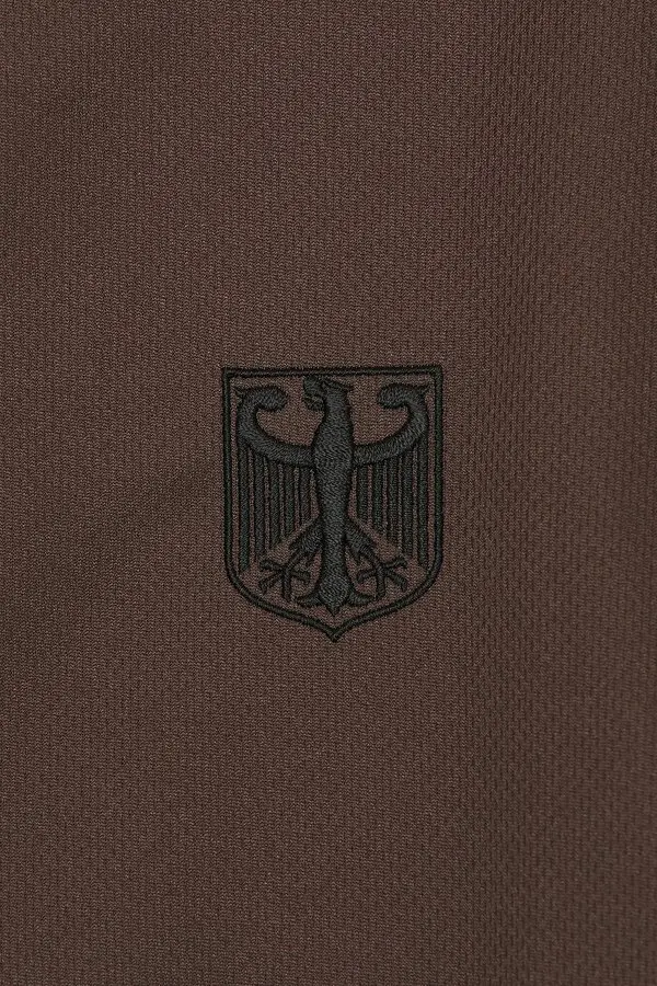 Vetements Trademark Football Jersey In Chocolate - Chocolate Brown