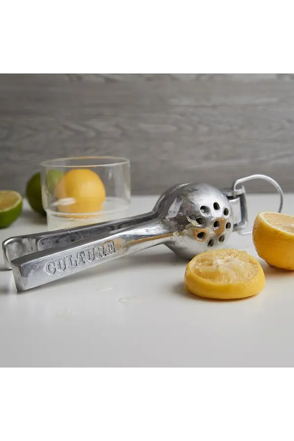 VERVE CULTURE Hand Juicer In Metallic