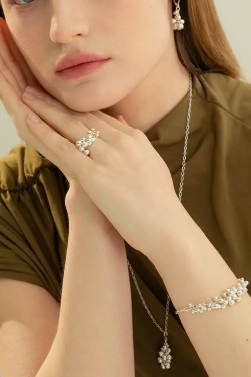 BEARFRUIT JEWELRY Vivienne Ring