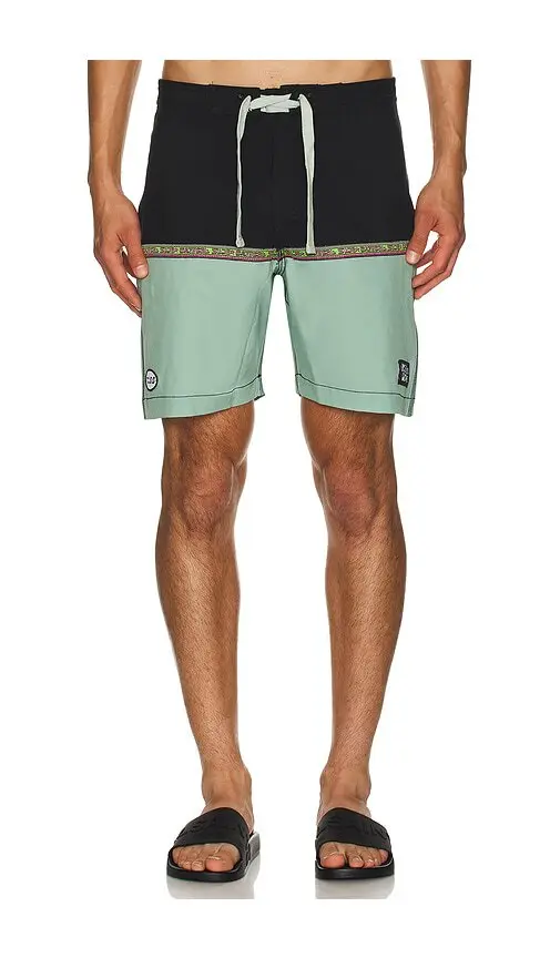 CRITICAL SLIDE Monolith 18 Boardshort