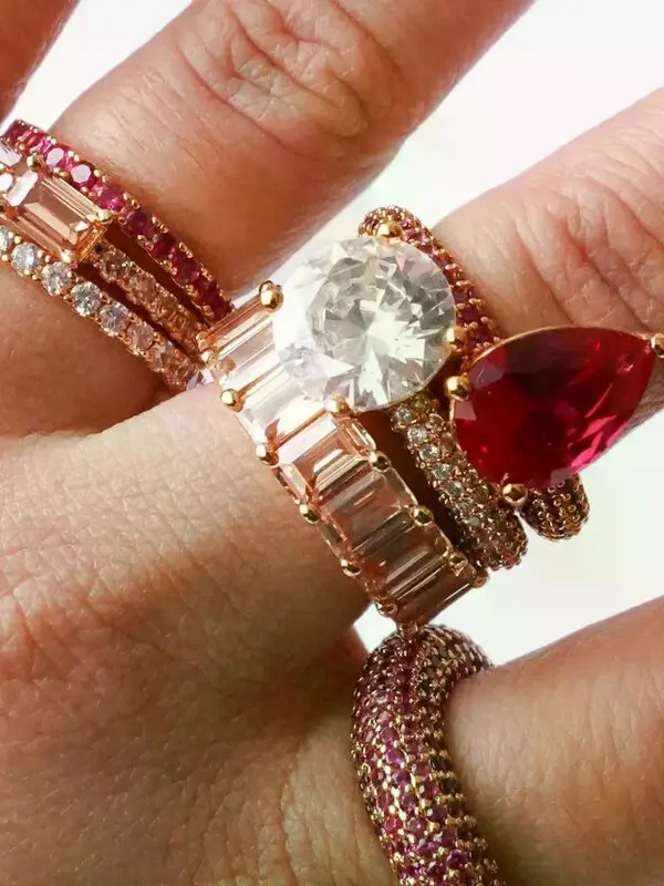IZABEL DISPLAY Tone And White Stone Pavé Band Ring - Gold