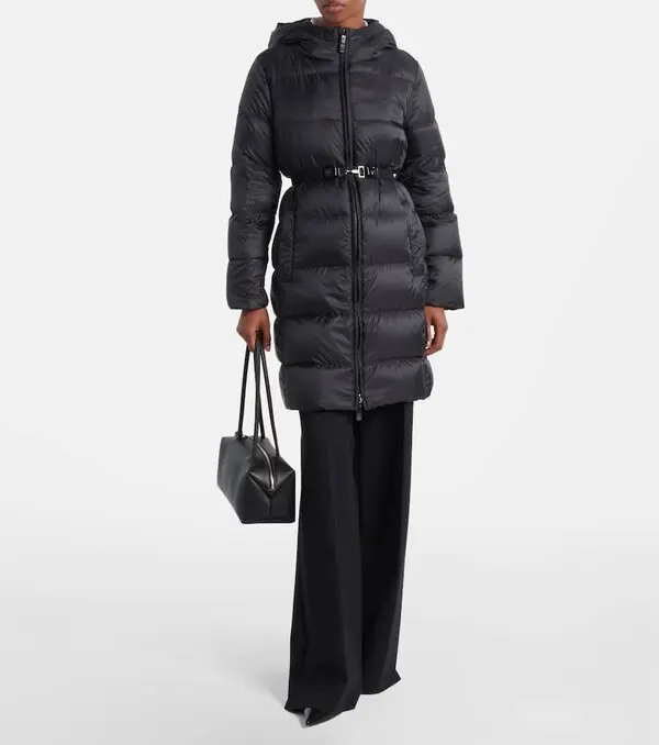 Max Mara Quilted Down Coat With Belt - Black