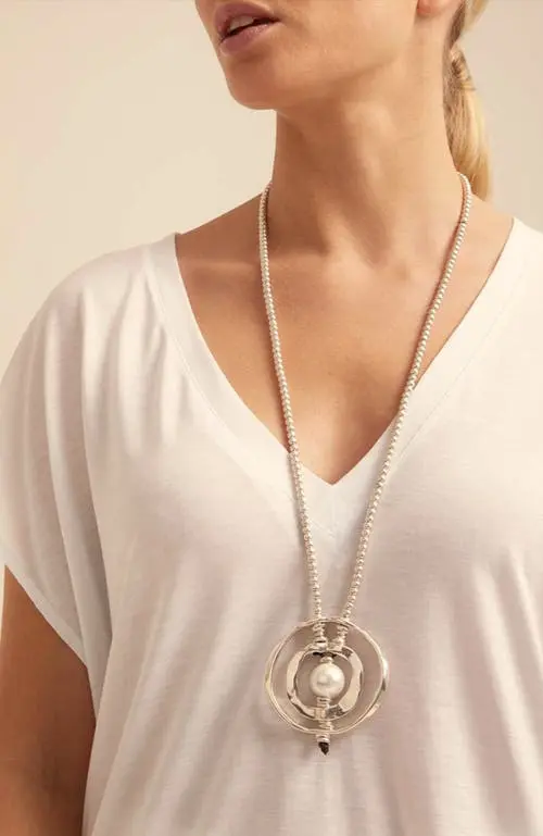 UNODE50 Pearl Drop Pendant