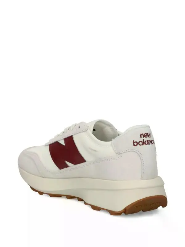 NEW BALANCE 370 Low Top Sneakers