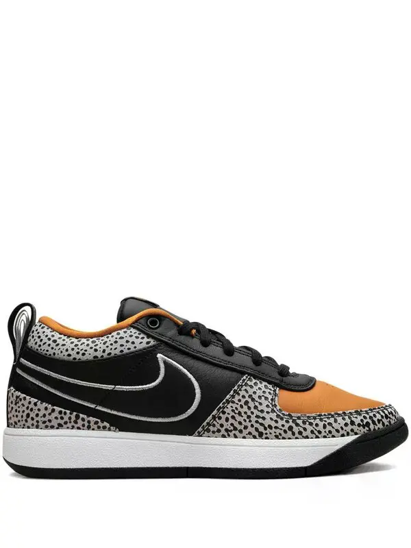 Nike Low Top Sneakers - Black