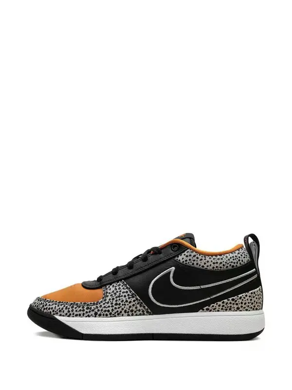 Nike Low Top Sneakers - Black