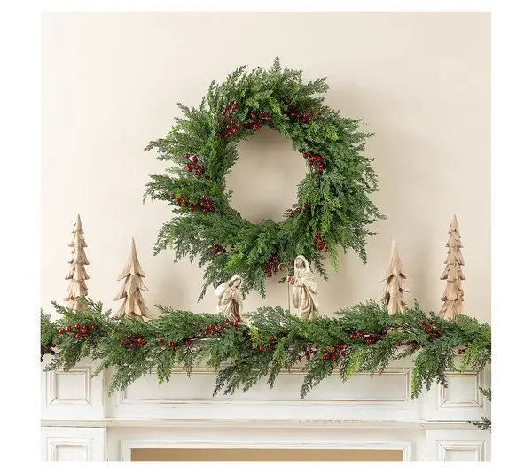 GLITZHOME 24' Christmas Greenery Cedar Wreath W Ith Red Berries - One-color