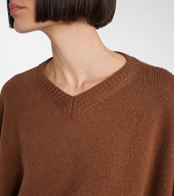 Khaite Wolfe Oversized Cashmere Sweater - Brown