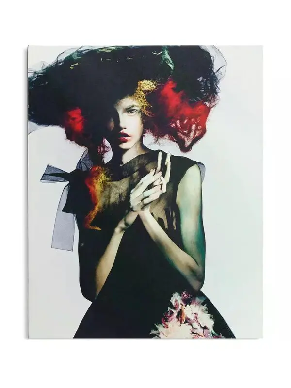 THAMES E HUDSON Paolo Roversi Book
