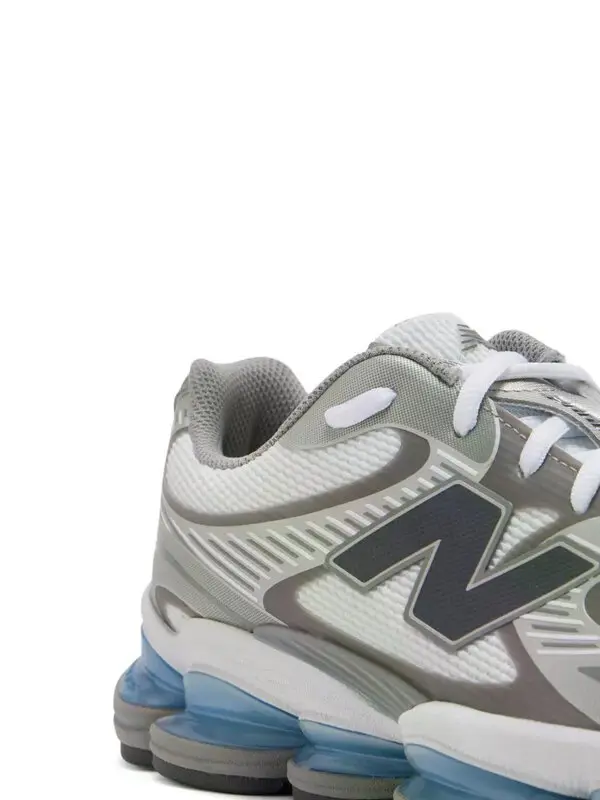 NEW BALANCE 2000 Sneakers - Grey