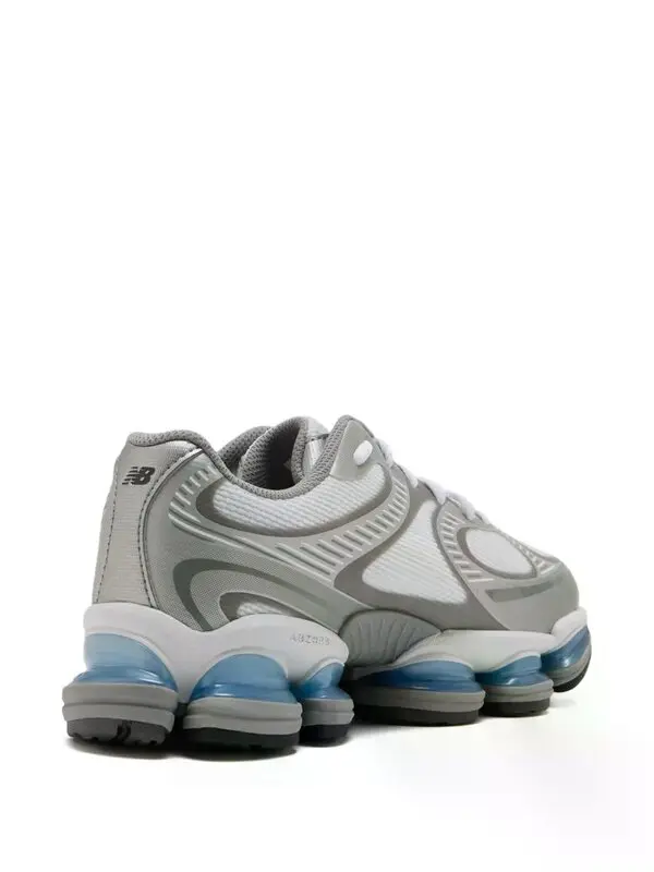 NEW BALANCE 2000 Sneakers - Grey