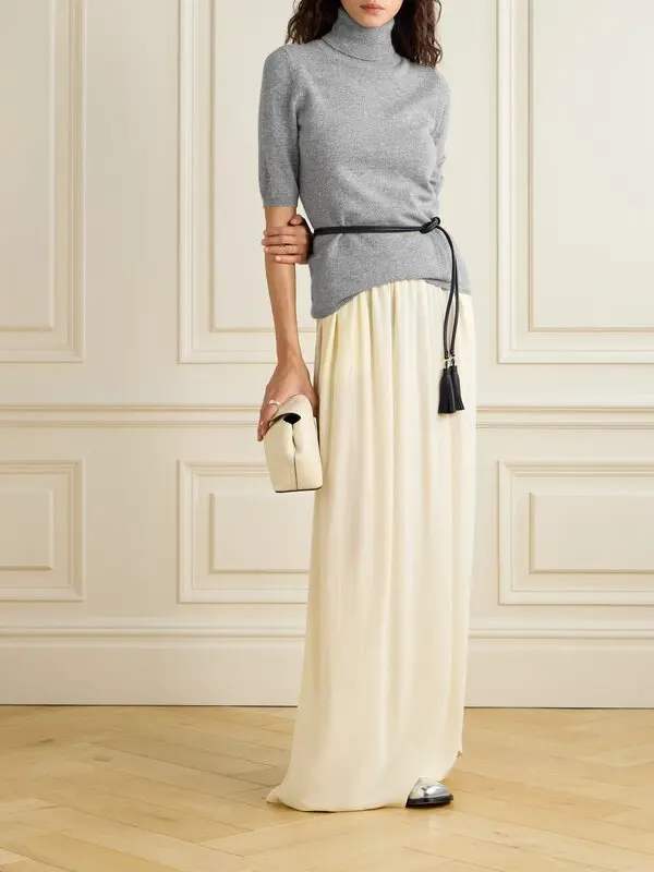 ALLUDE Cashmere Turtleneck Sweater