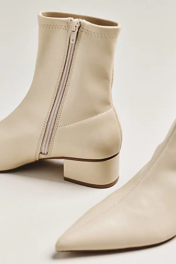 SILENT D Short Kali Ankle Boots - Ivory