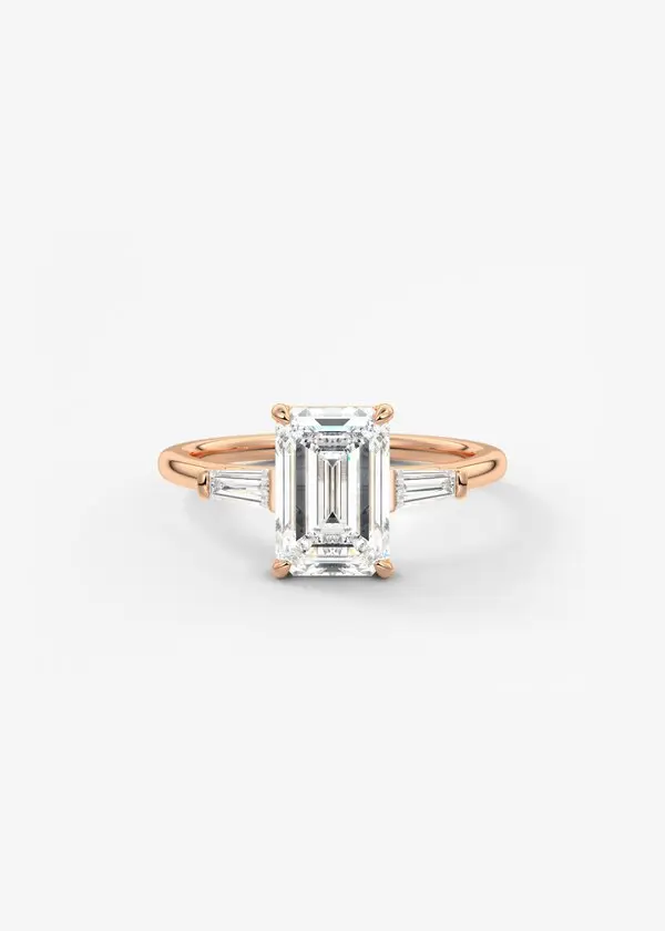 FRANK DARLING Emerald Cut Three Stone Ring With Tapered Baguettes - Yellow Gold