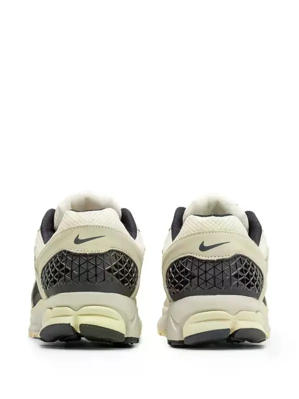Nike Zoom Vomero 5 Trainers - Neutrals