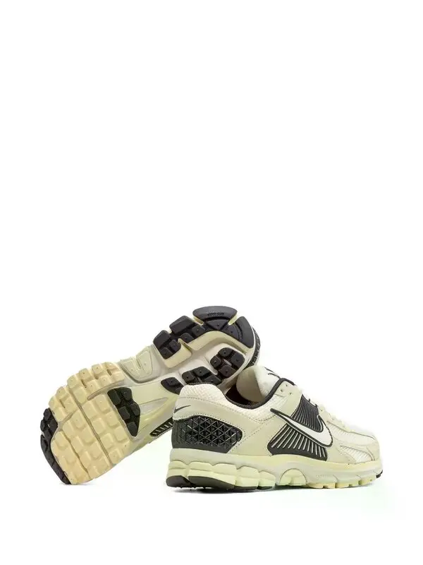 Nike Zoom Vomero 5 Trainers - Neutrals