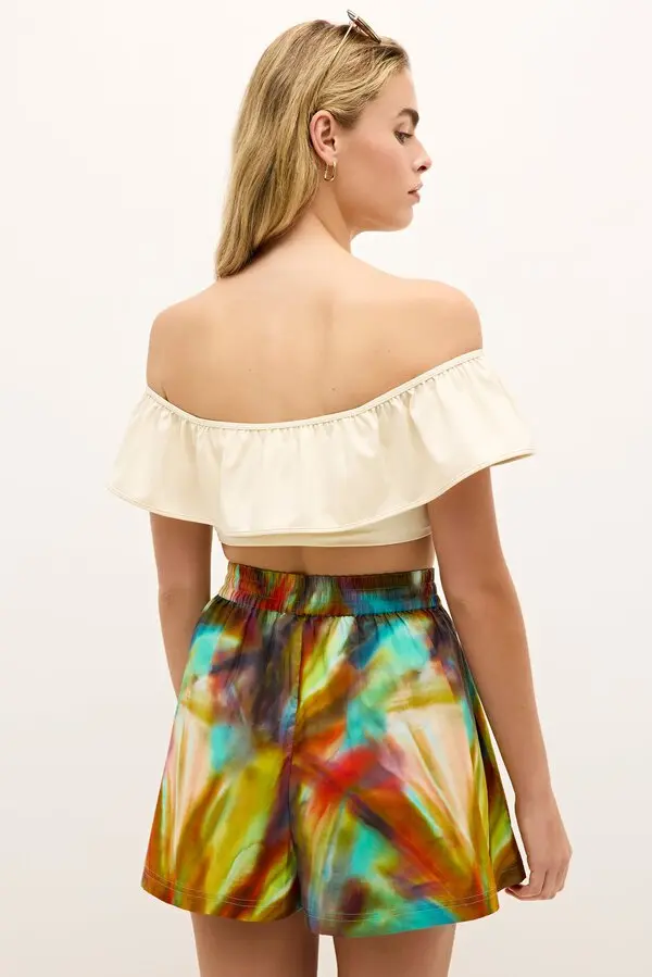 MARIE OLIVER Larson Short