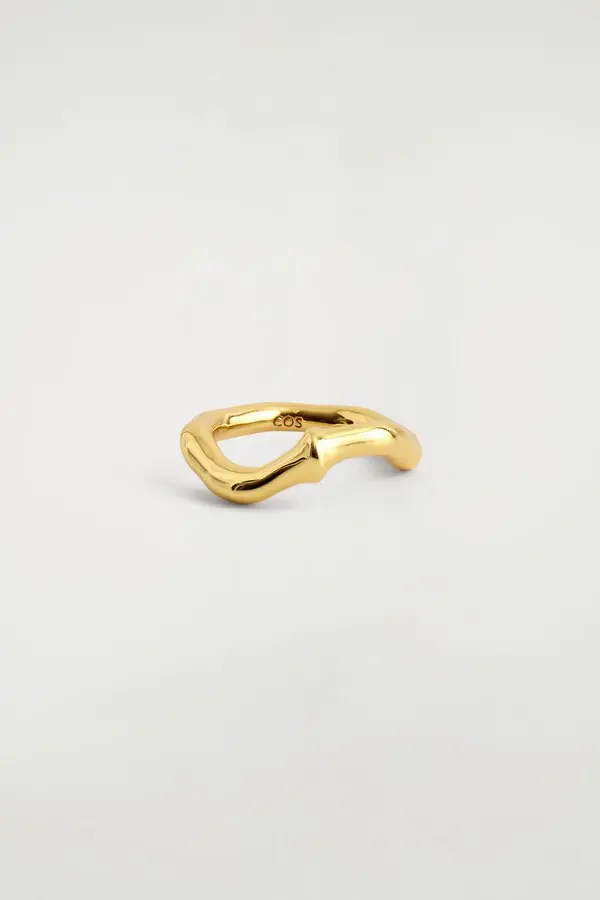 Cos Sculpted Ring - Gold