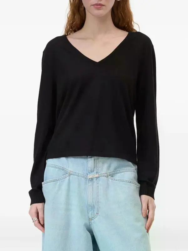 Closed V-neck Long-sleeve Sweater