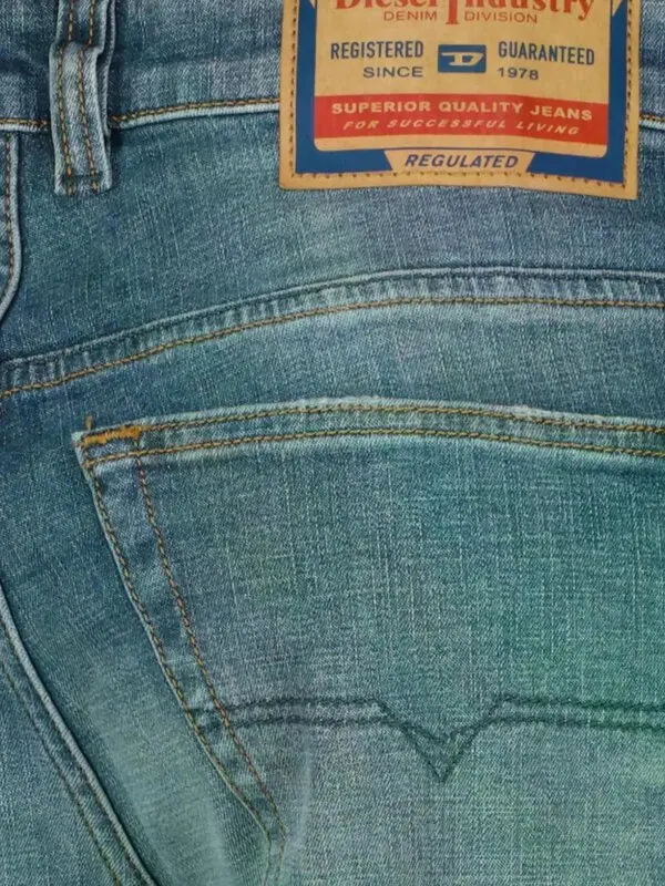 DIESEL® 1993 D-vyl Slim Jeans