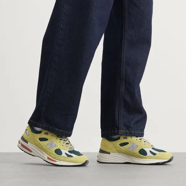 NEW BALANCE 991v2 Sneaker - Green