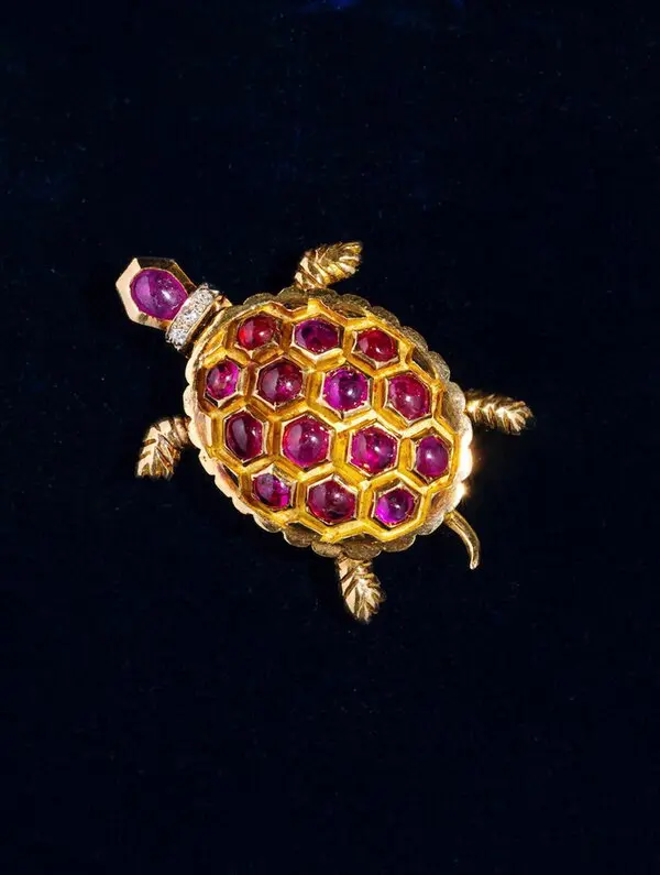 Estate Vintage French 18k Yellow Gold And Diamond Turtle Brooch - Ruby