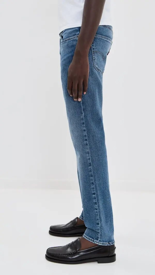 LEVI'S 502 Taper Jeans - A Step Ahead