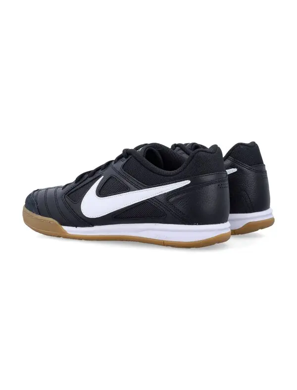 Nike Athletic Sneakers - Black