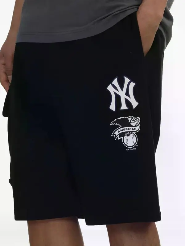 New Era Yankees Logo Cargo Shorts