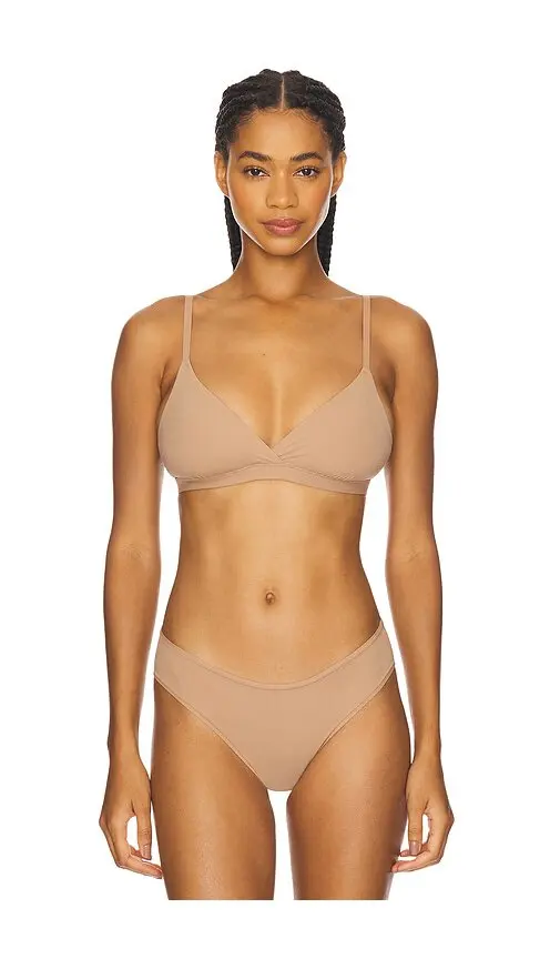 SKIMS Fits Everybody Crossover Bralette In Beige - Sienna