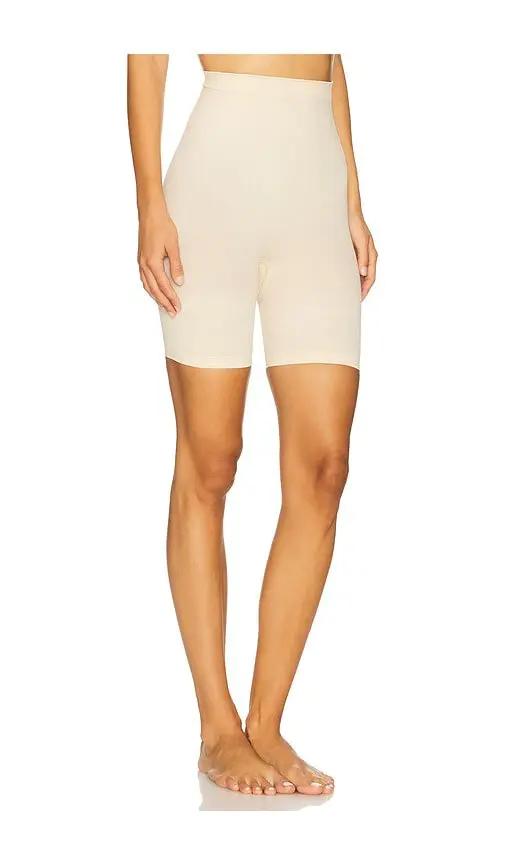 SKIMS Seamless Sculpt Mid Thigh Short In Nude - Sand