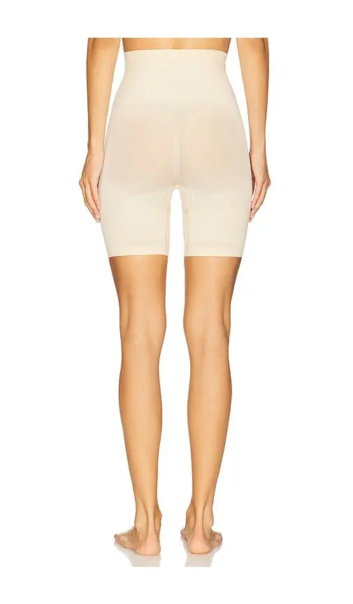 SKIMS Seamless Sculpt Mid Thigh Short In Nude - Sand