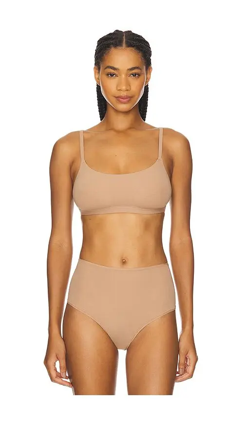 SKIMS Fits Everybody Scoop Bralette In Beige - Sienna