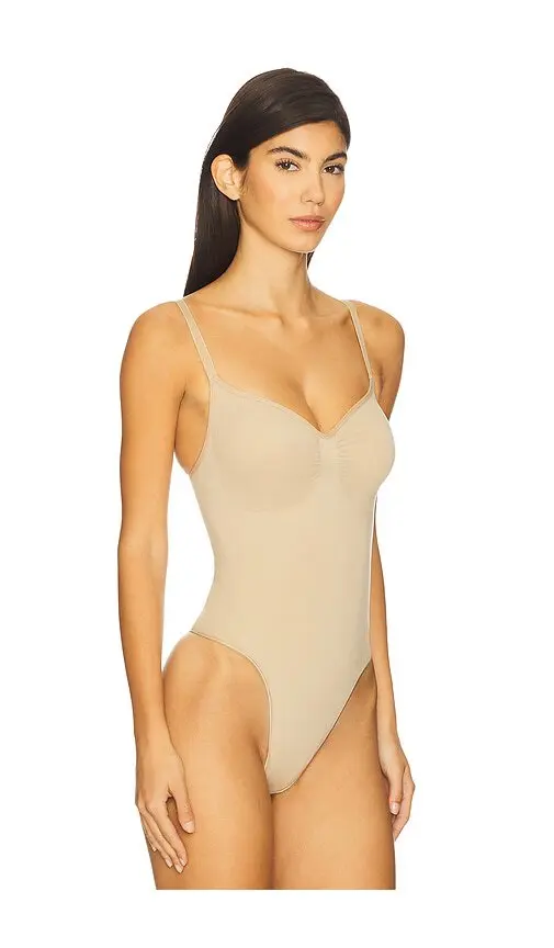 SKIMS Seamless Sculpt Thong Bodysuit - Clay
