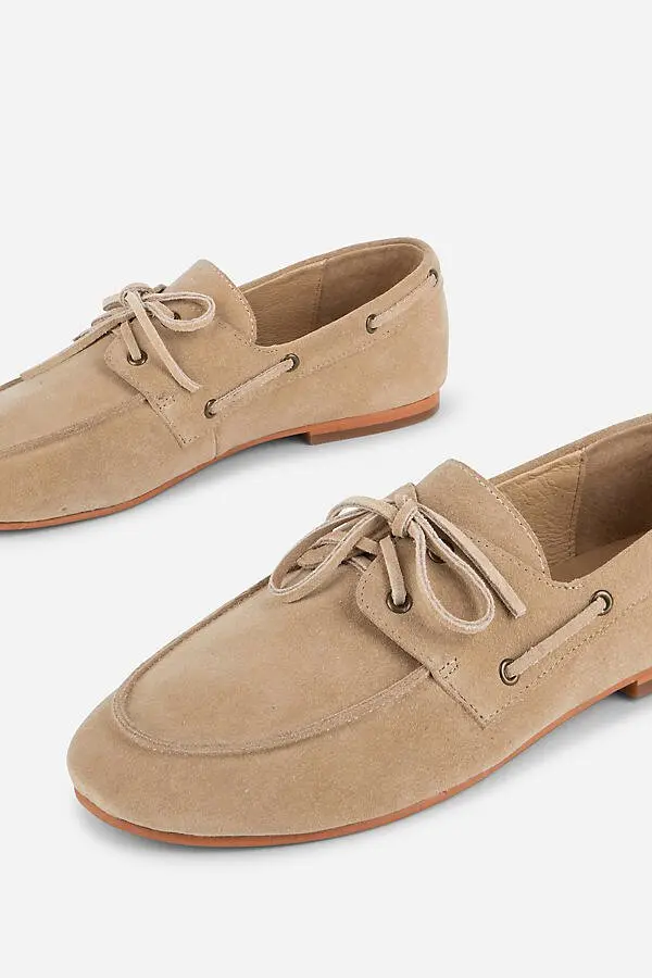 Intentionally Blank Pixie Boat Shoes - Taupe