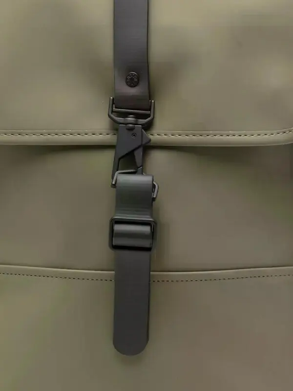 Rains Flap-fastening Backpack