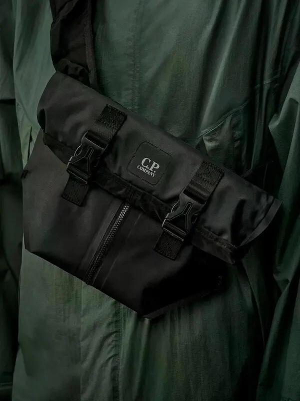 C.P. COMPANY Buckle-fastening Roll-top Transformable Bag